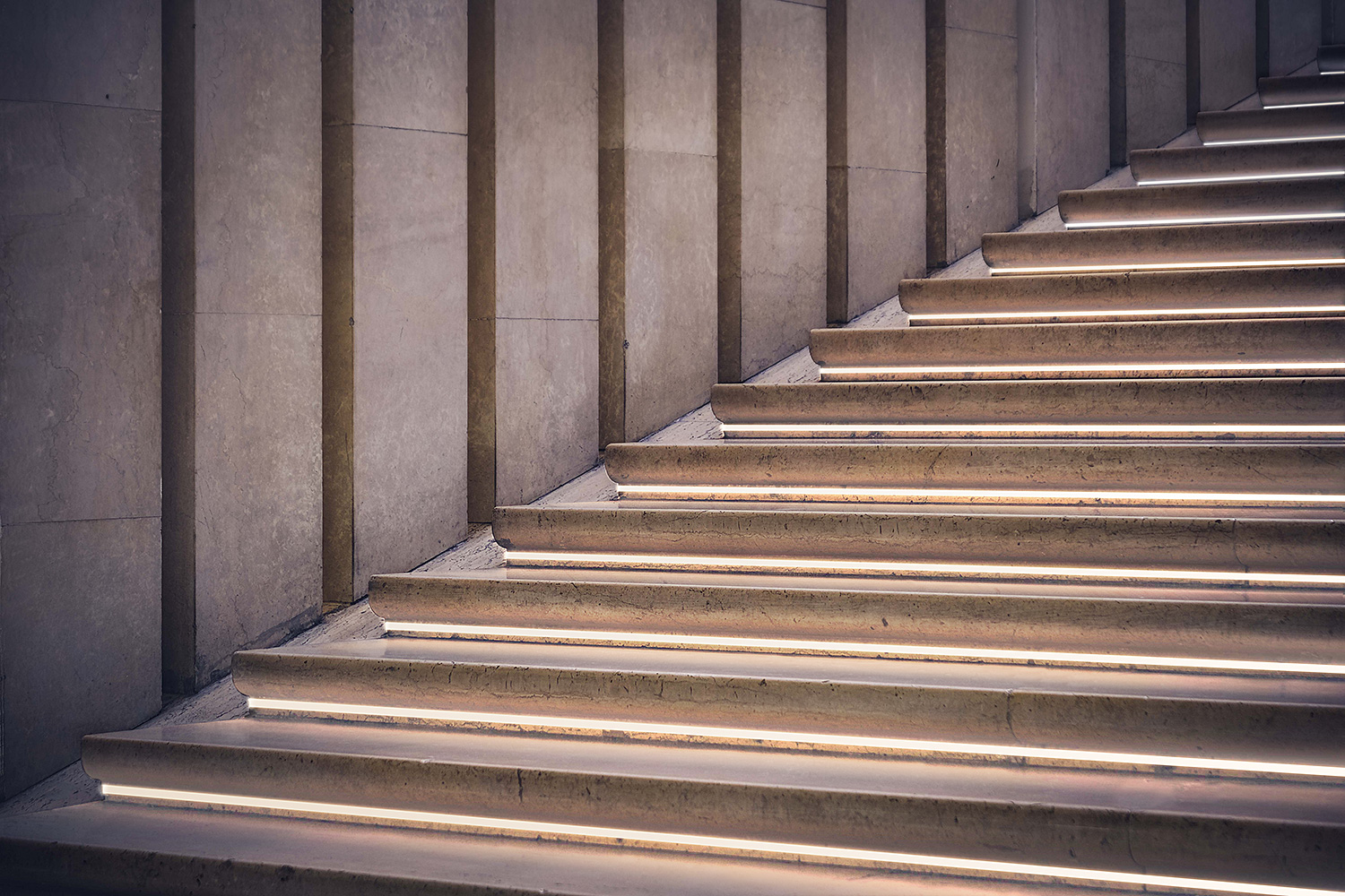 stairs-atlantis | HOLECTRON